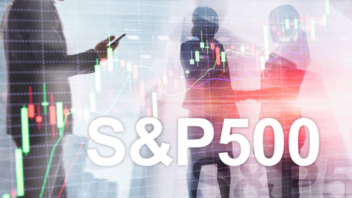 VOO vs VFIAX: Which Vanguard S&P 500 Fund is Better?